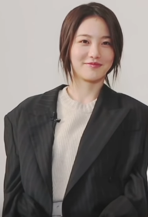 ‘More Than Friends’ Reveals Kim Dong Jun And Shin Ye Eun’s Fateful First Encounter