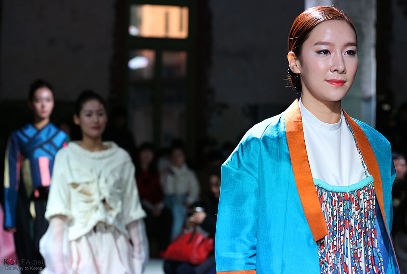 Check Out These K-Pop Idols Who Exude Mesmerizing Charms In Hanboks