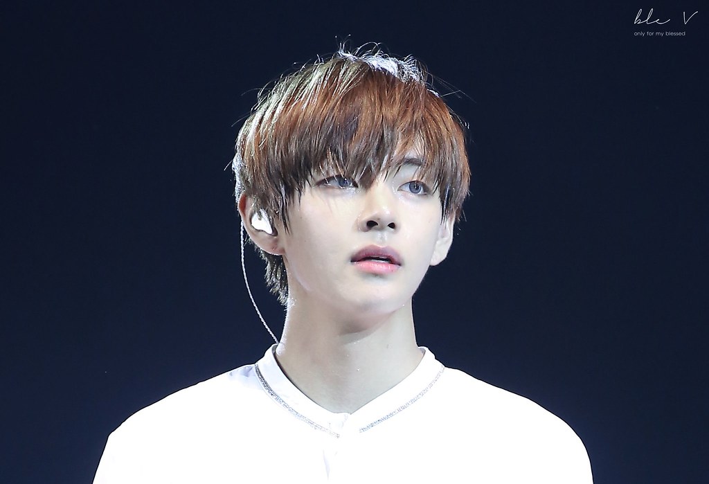 BTS V's Birthday Bus Advertisement In Qatar: 'The Penisular' Reveals ...