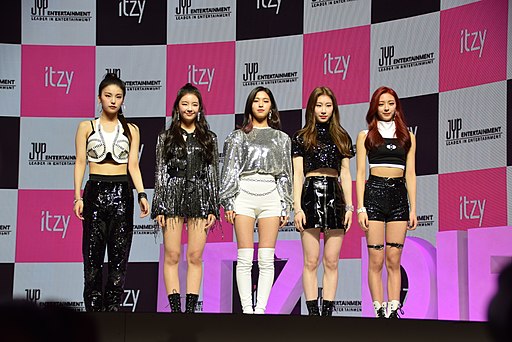 ITZY's Generation Status Triggers Debate: Between K-pop's 3rd and 4th ...