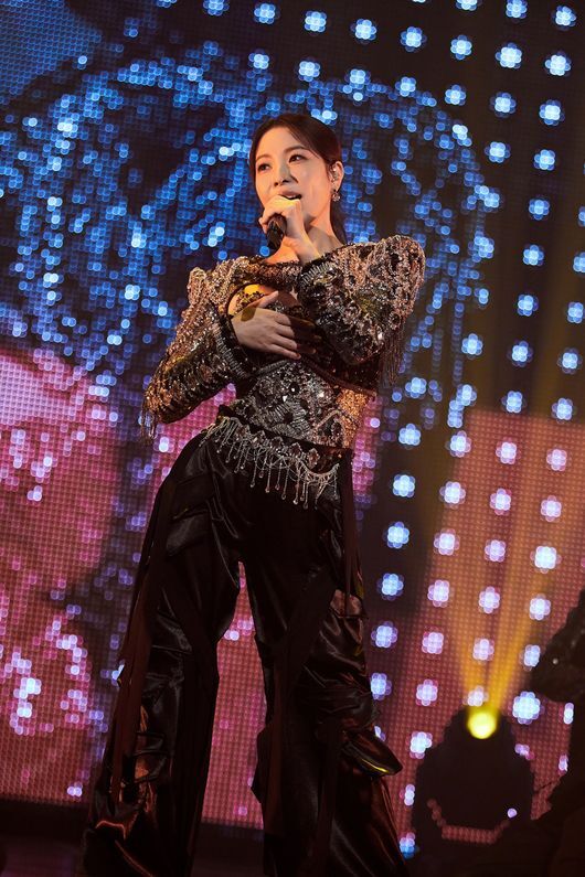 BoA Dazzles with Grand Finale of 20th Anniversary Concert, First Busan ...