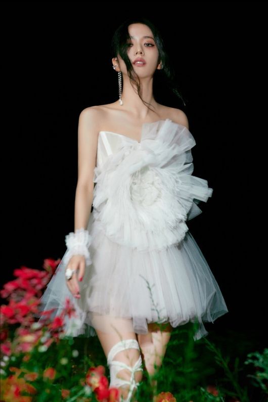 BLACKPINK's Jisoo Lands on Billboard Global 200 Chart for Two ...