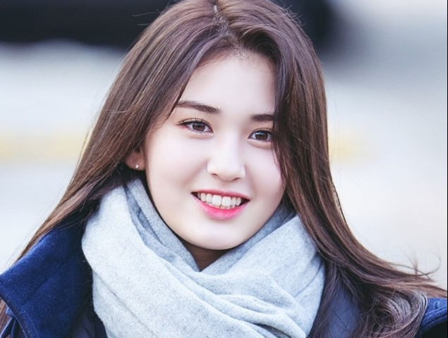 Somi Officially Signs Under International Label Interscope Records