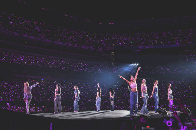 TWICE: Reigning as 'Stadium Icons', Unprecedented in K-pop Girl Group ...