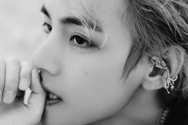 BTS's V Shines as the Protagonist of Suwon City's Graffiti Mural
